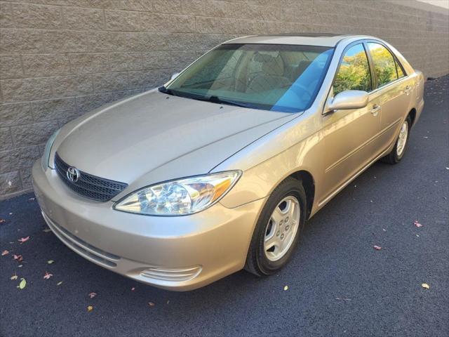 Used 2002 Toyota Camry XLE 4 Door Sedan V6 Ratings, Values, Reviews ...