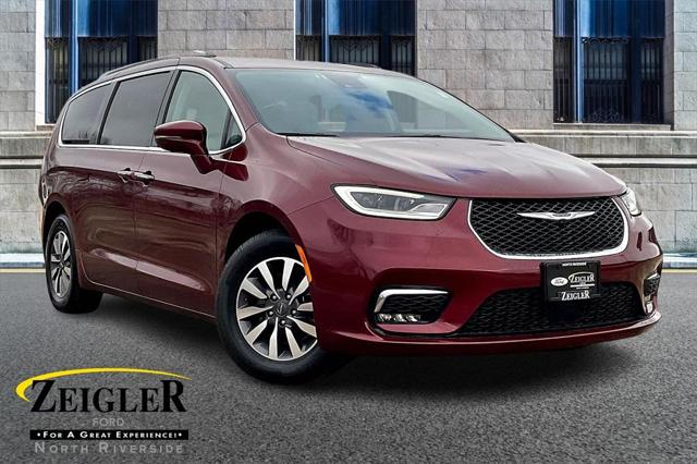 Used 2021 Chrysler Pacifica Wagon 4D Touring L Ratings, Values, Reviews ...