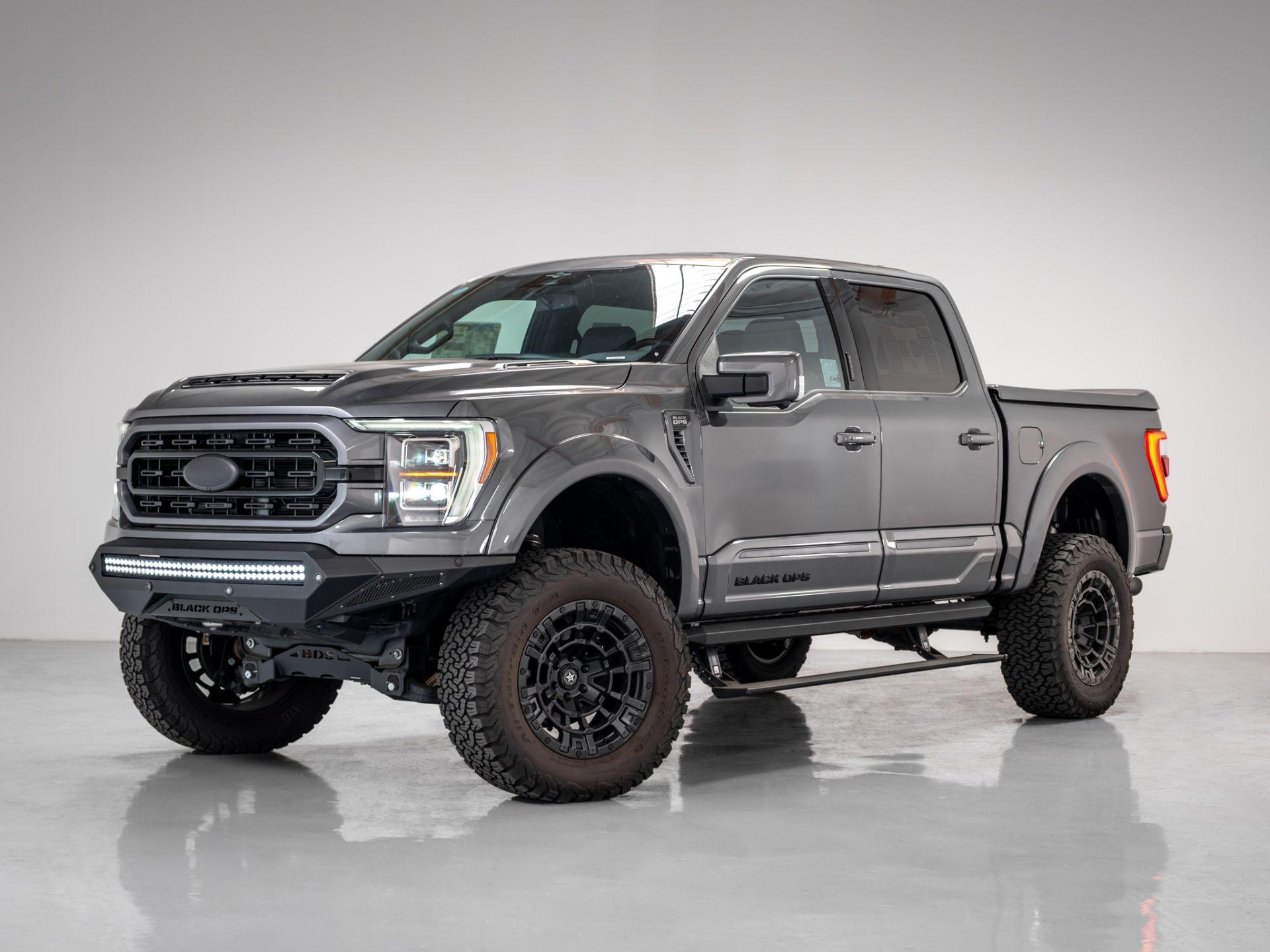 New 2023 Ford F-150 XLT near North Hills | Galpin Ford