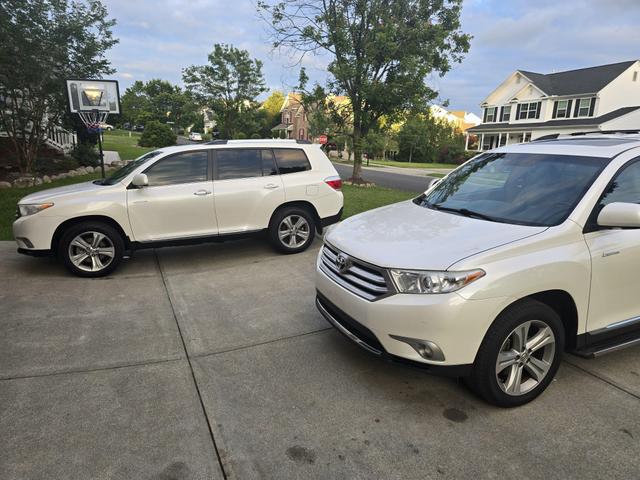 2013 Toyota Highlander Hybrid Ratings, Pricing, Reviews and Awards | J ...