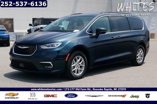 Used 2022 Chrysler Pacifica Wagon 4D Touring L Ratings, Values, Reviews ...