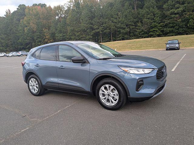 New 2025 Ford Escape Active FWD Ratings, Pricing, Reviews & Awards