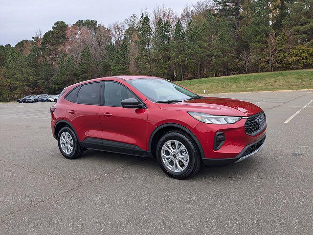 New 2025 Ford Escape Active AWD Ratings, Pricing, Reviews & Awards