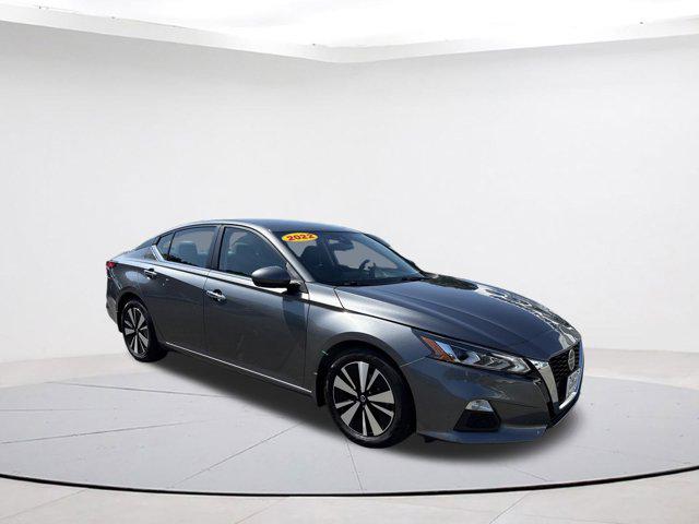 Used 2022 Nissan Altima Sedan 4D SR I4 Ratings, Values, Reviews & Awards