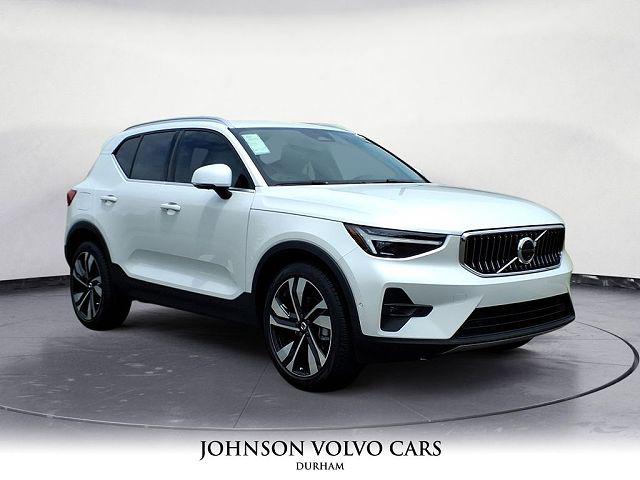 2025 Volvo XC40 Reliability, Consumer Ratings & Pricing